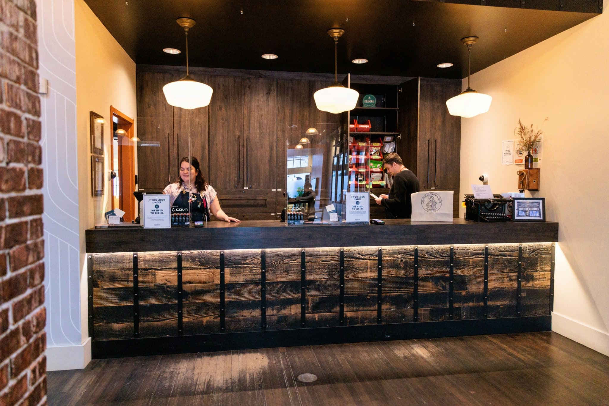 ROLL'D Cannabis Store Dispensary ? Kanata Ottawa Cannabis Weed Shop ...